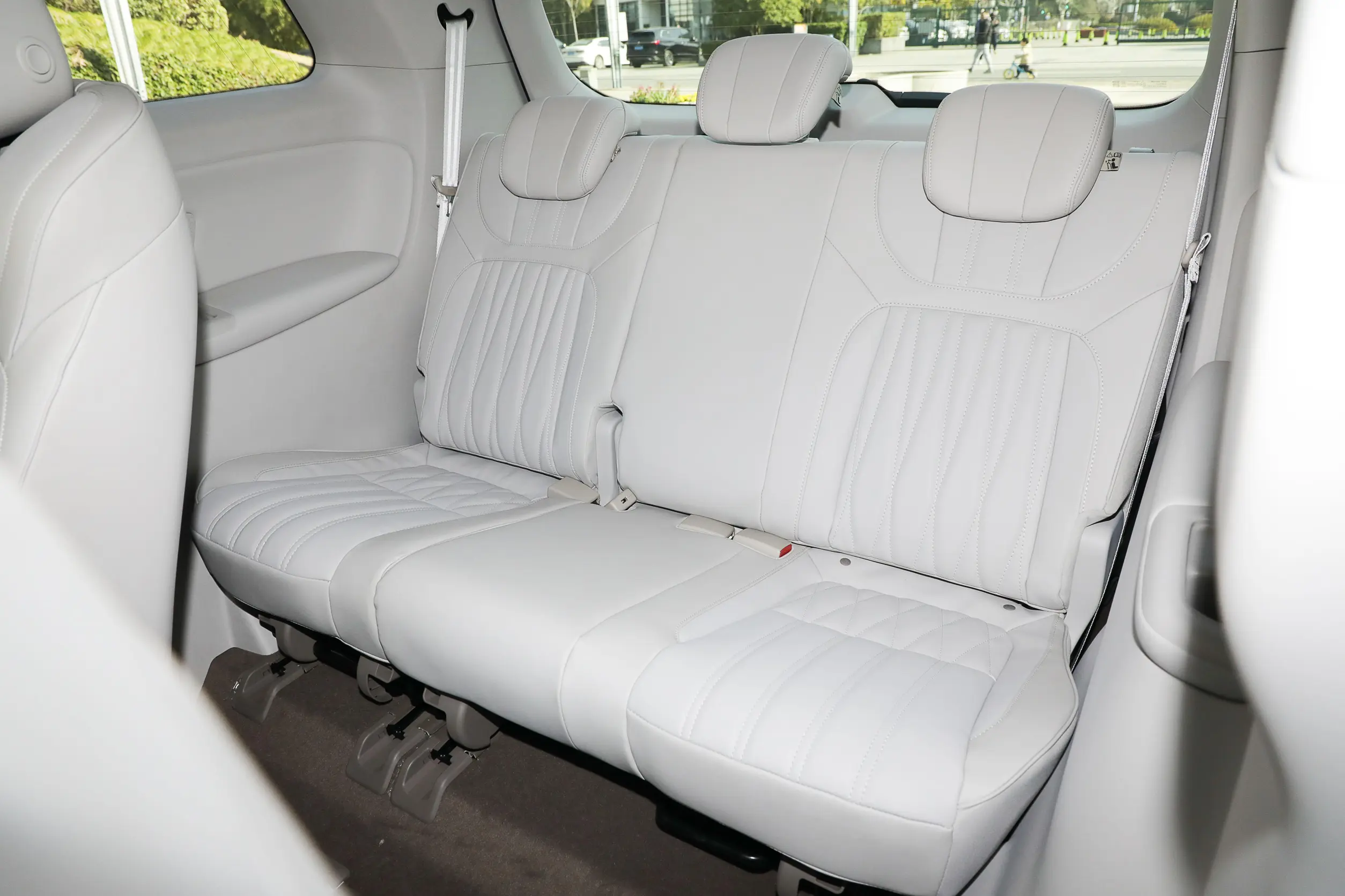 Электромобиль Roewe iMAX 8 EV купить в Минске, цена