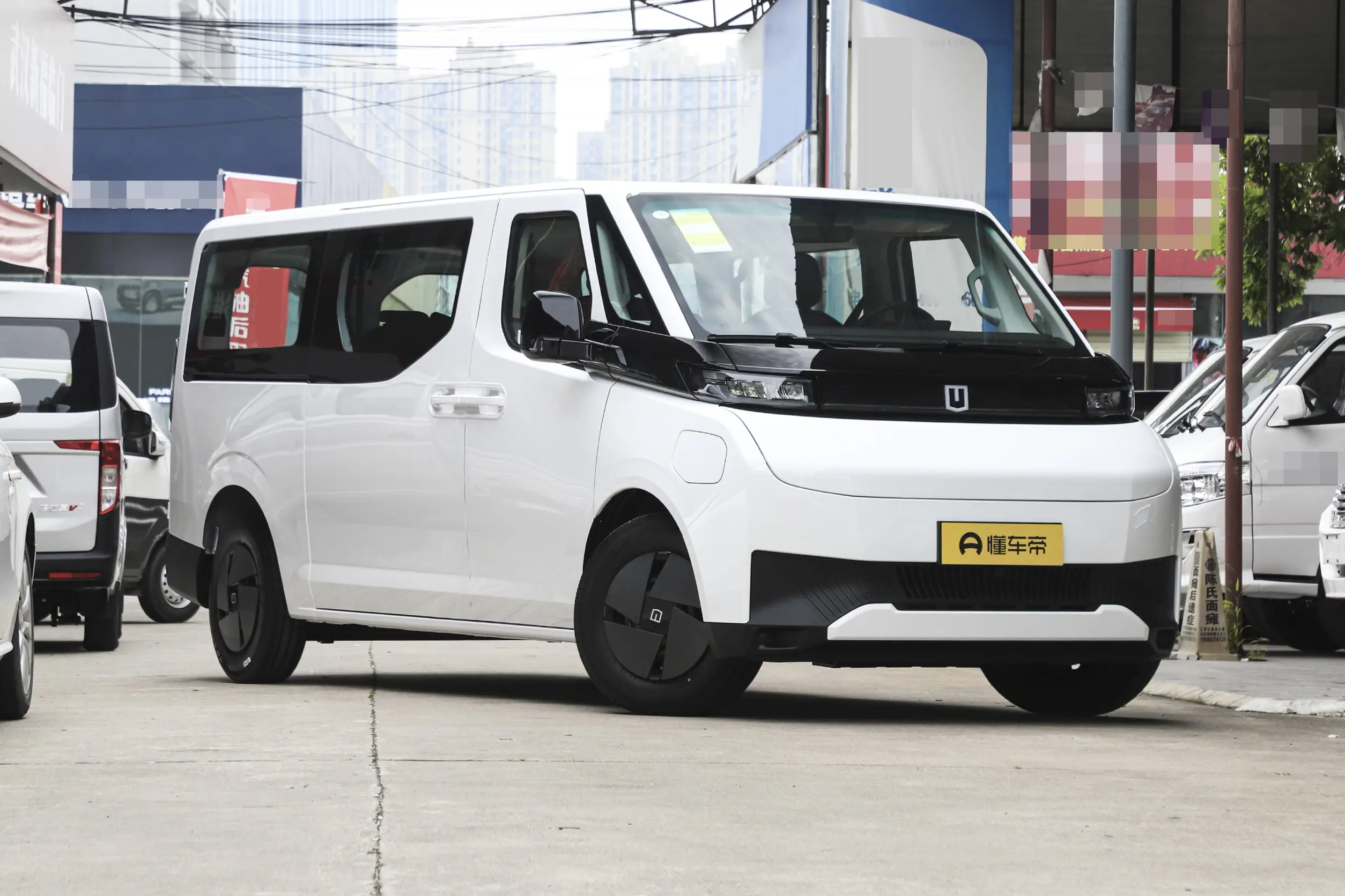 Электромобиль Geely Farizon SuperVAN купить в Минске, цена