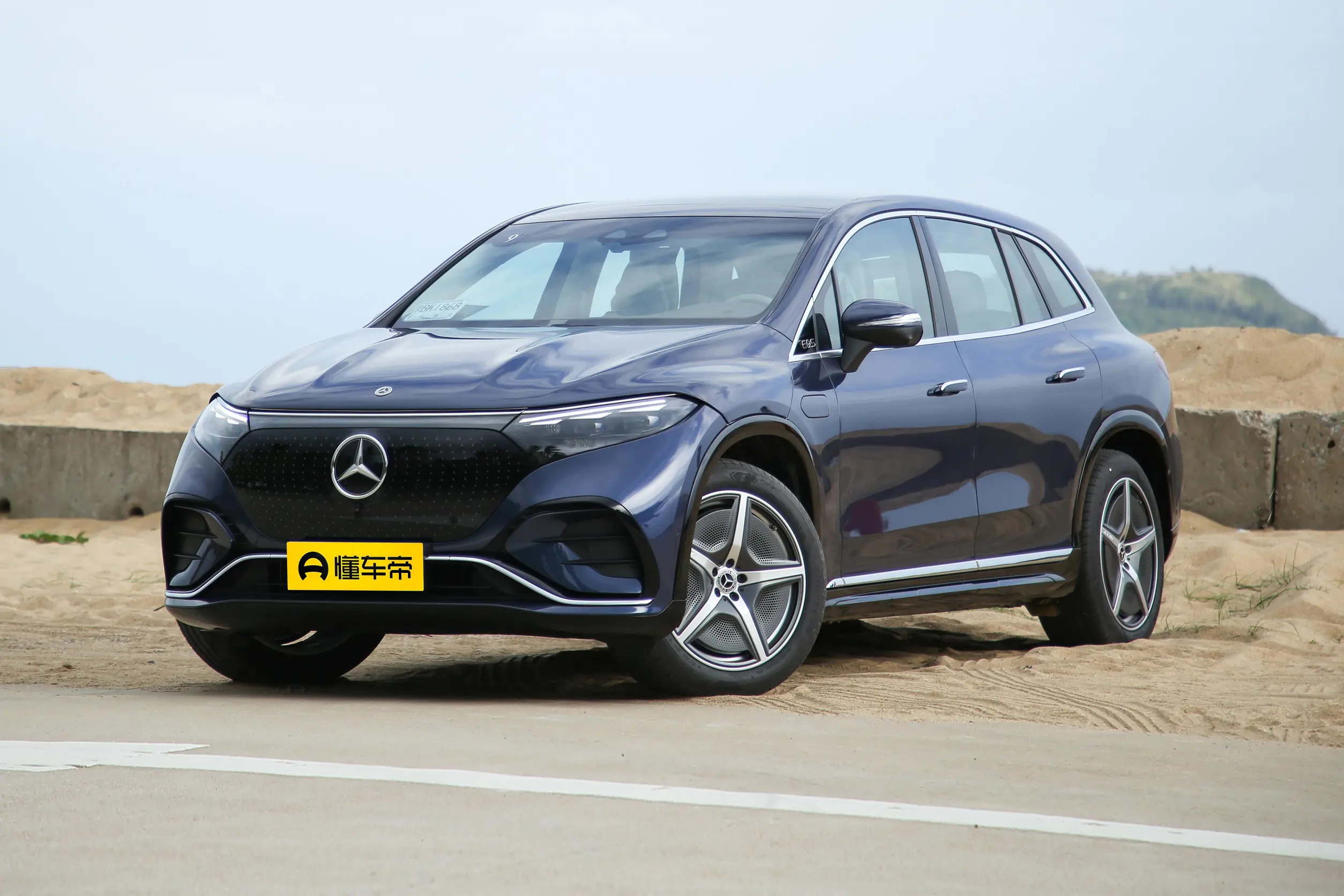 Электромобиль Mercedes-Benz EQS SUV купить в Минске, цена